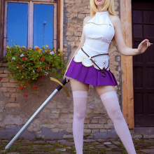 Aiz Ais Wallenstein (Danmachi) Cosplay by Calssara | Anime Gallery ...